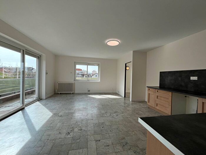 Appartement à louer - Plateau-Mont Valérien, Rueil-Malmaison - 4 pièces - 3 chambres