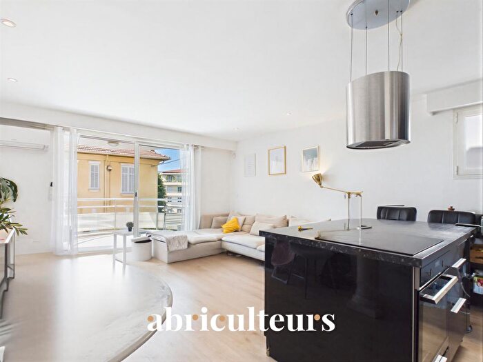 Appartement 3 pièces à vendre à Le Cannet, Bas Cannet