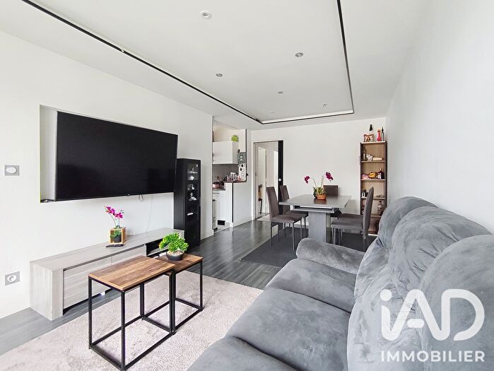 Appartement 4 pièces à Vénissieux, Centre-ville, à vendre