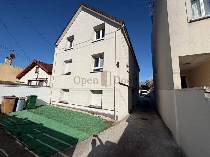 Appartement à louer - Les Pavillons-sous-Bois, Centre-ville, Basoche - 3 pièces - 2 chambres