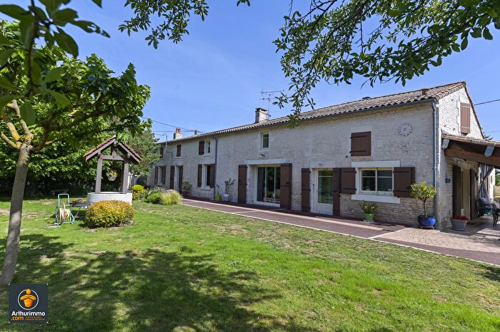 Maison 7 pièces à Vallans, à vendre