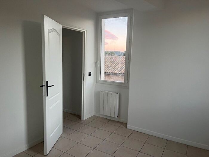 Appartement à louer - Cogolin, Centre-ville, Subeiran, Pas de Grimaud - 3 pièces - 2 chambres