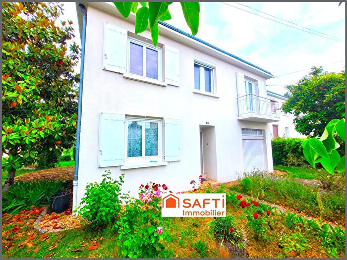 Maison à vendre - Descartes - 5 pièces - 3 chambres