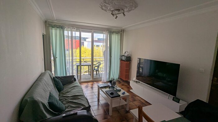 Appartement à vendre - Chenôve, Chenôve - 4 pièces - 3 chambres