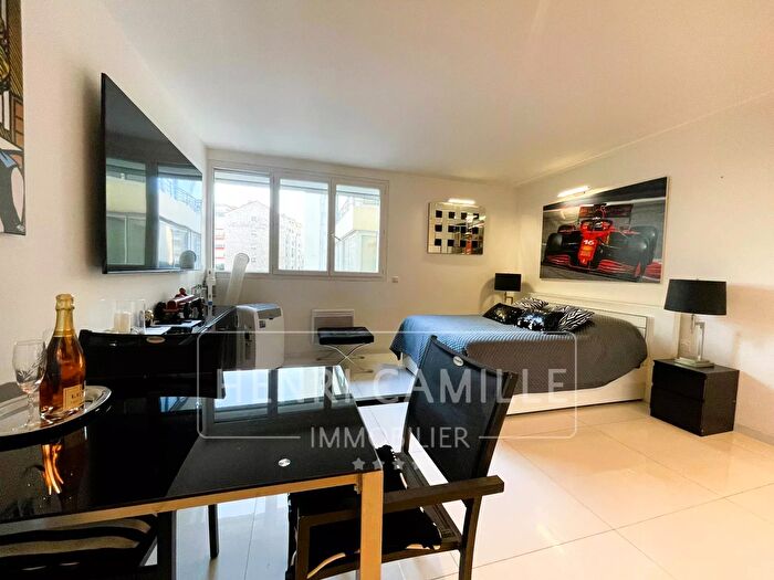 Appartement à vendre - Cannes, Centre-ville - 1 pièce