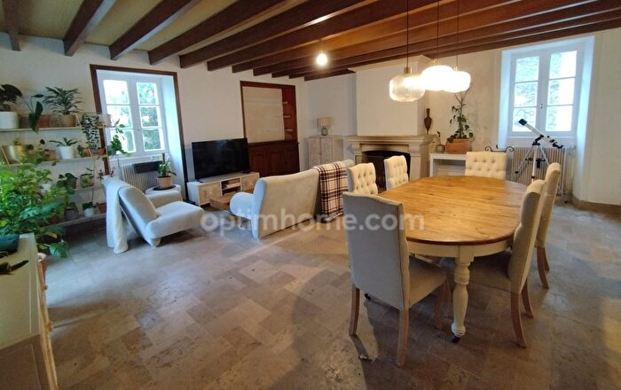 Maison à vendre - Chazelles - 7 pièces - 5 chambres