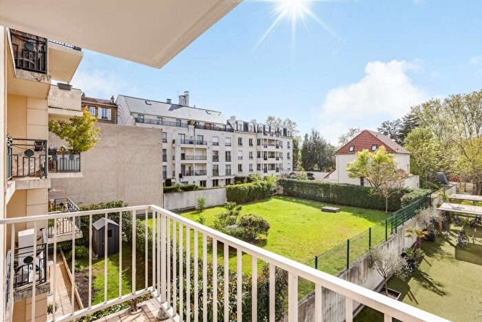 La Garenne-Colombes, Centre Nord, Gare, Mairie : Appartement 3 pièces à vendre