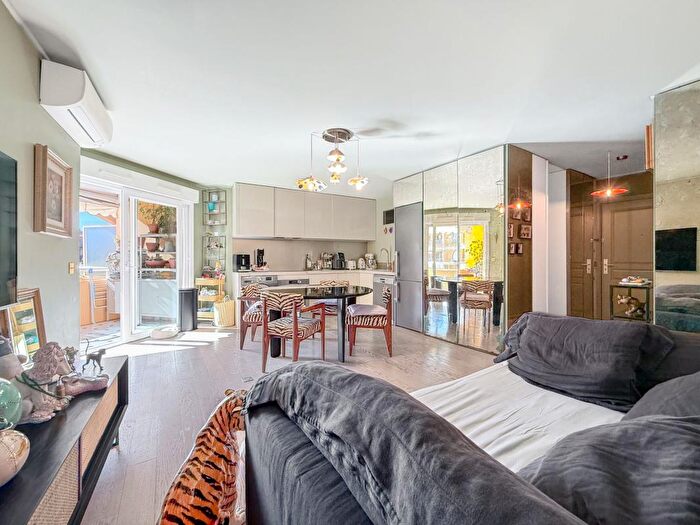 Appartement à vendre - Nice, Le Port - 2 pièces - 1 chambre