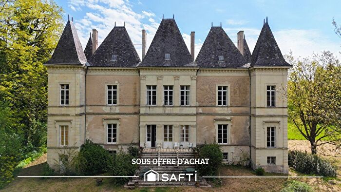 Maison 12 pièces à vendre à Neuillé