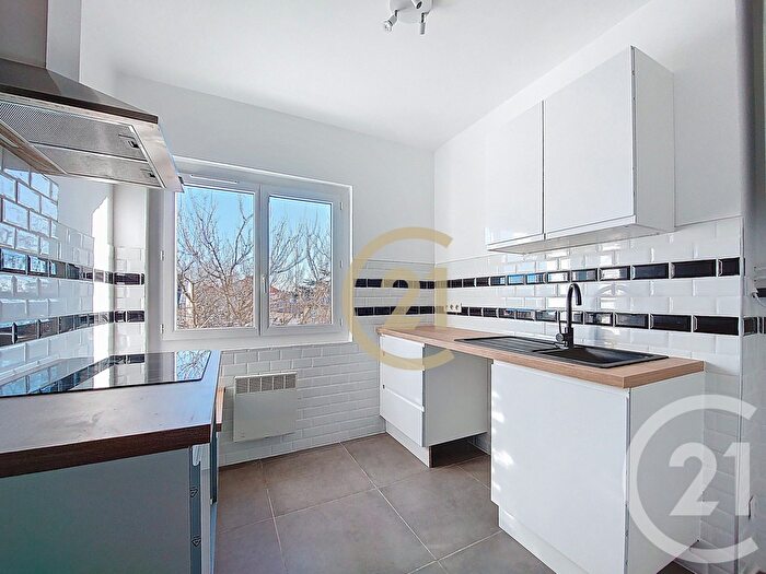 Appartement à louer - Remoulins - 3 pièces - 2 chambres