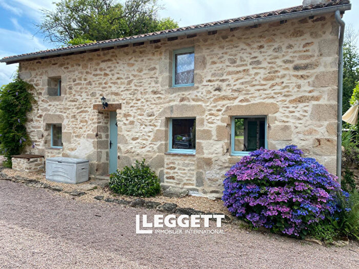 Maison à vendre - Abjat-sur-Bandiat - 13 pièces - 4 chambres