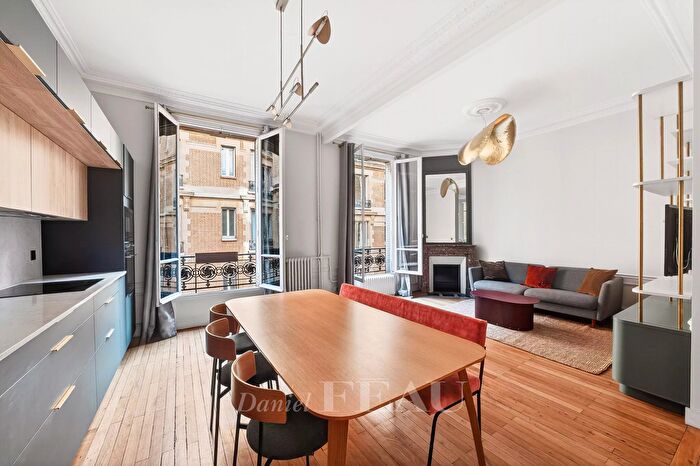 Appartement à louer - Paris e , Courcelles, Wagram - 4 pièces - 3 chambres