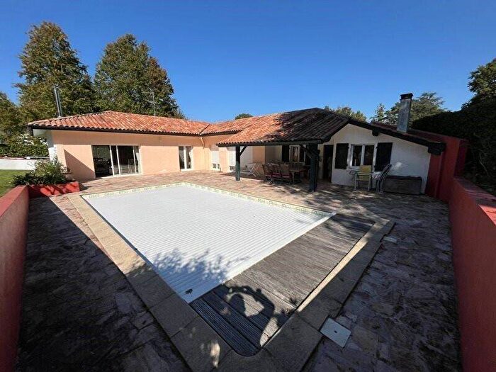 Maison à louer - Ascain - 4 pièces - 3 chambres