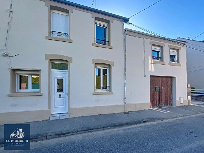 Chauny, Centre-ville, Chaussée, Brouage, Beauséjour : Maison 3 pièces à vendre