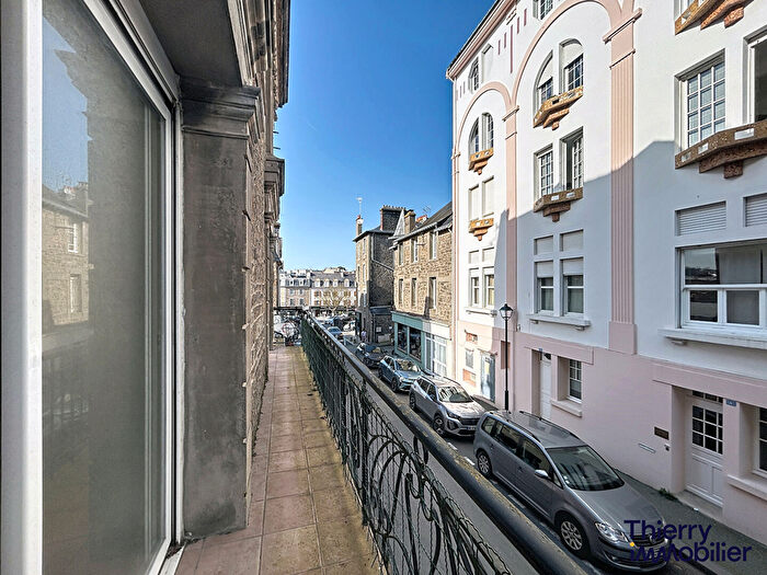 Appartement à vendre - Dinard, Centre-ville, Plage de lEcluse, Pointe du Moulinet - 4 pièces - 2 chambres