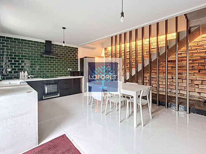 Maison à vendre - Saint-Girons-dAiguevives - 4 pièces - 3 chambres