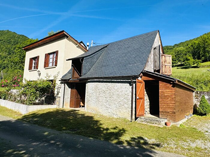 Maison à vendre - Saint-Lary - 6 pièces - 4 chambres