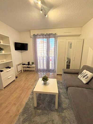 Appartement à louer - Haut-Saint Pierre, Dax - 1 pièce