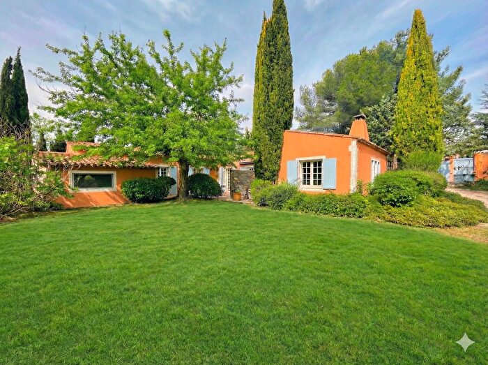 Maison à vendre - Aix-en-Provence, Puyricard, Célony - 5 pièces - 3 chambres