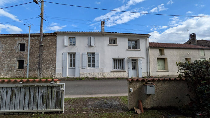 Saint-Simon-de-Pellouaille - Maison 4 pièces à vendre