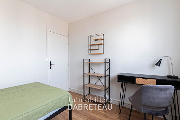 Appartement à louer - Villeurbanne, Cusset - 7 pièces - 1 chambre
