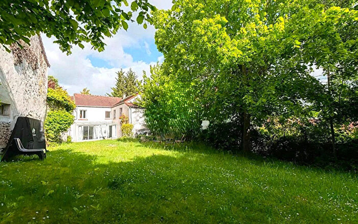 Maison à vendre - Orgeval - 8 pièces - 5 chambres