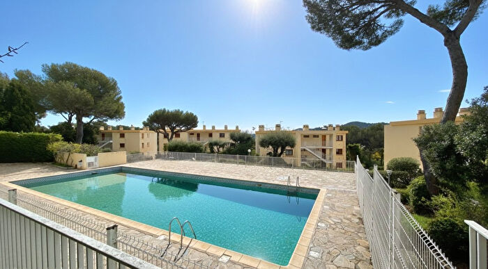 Appartement à vendre - Bormes-les-Mimosas, La Favière, Le Gau, Cap-Bénet, Cabasson, Plages - 3 pièces - 2 chambres