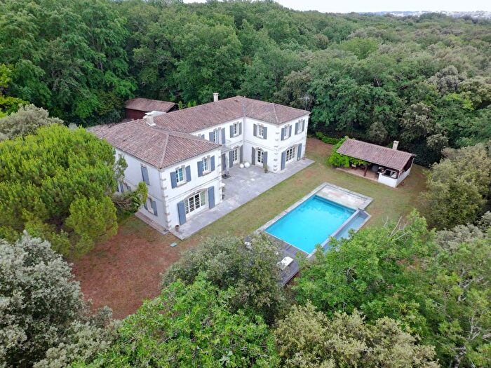 Maison 11 pièces à vendre à Saint-Yrieix-sur-Charente