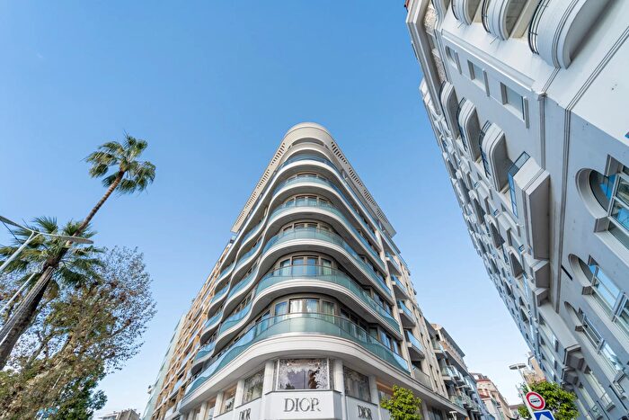 Appartement à vendre - Cannes, Centre-ville - 3 pièces - 2 chambres