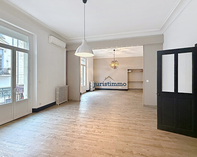 Appartement 5 pièces à Orange, Centre-ville, à vendre