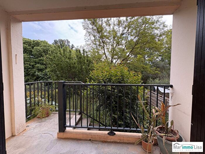 Appartement à louer - Salon-de-Provence - 3 pièces - 2 chambres