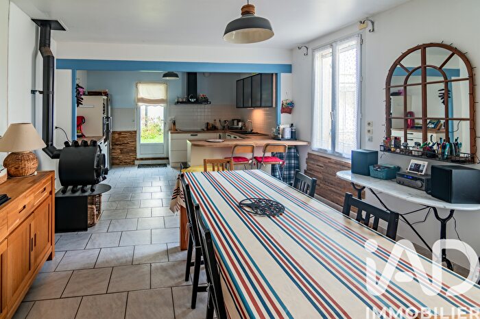 Maison à vendre - Saint-Denis-de-Pile - 7 pièces - 4 chambres