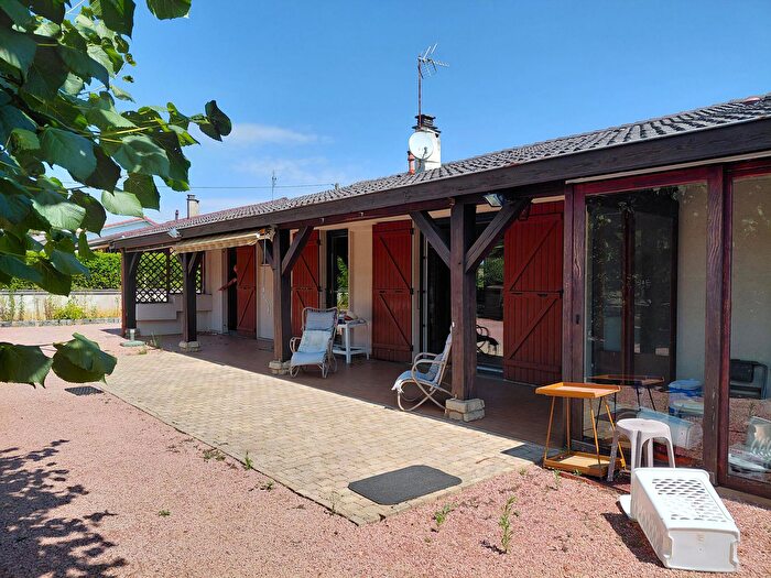 Maison 7 pièces à Charlieu, à vendre