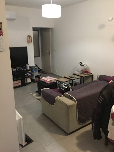 Entraigues-sur-la-Sorgue : Appartement 2 pièces à louer