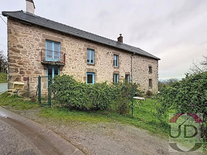 Maison à vendre - Bussière-Dunoise - 6 pièces - 5 chambres