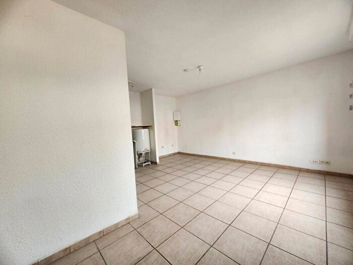 Appartement à louer - Faubourg de Mons-Pont Allant, Maubeuge - 1 pièce