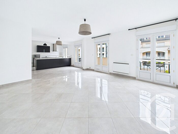 Appartement à vendre - Sainte-Geneviève-des-Bois, Liers, Croix Blanche - 4 pièces - 2 chambres