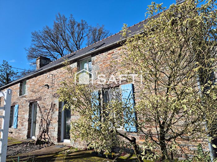 Maison à vendre - Sixt-sur-Aff - 8 pièces - 6 chambres