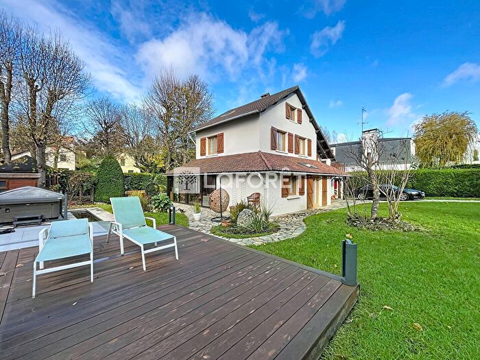 Maison à louer - Grandchamp, Le Pecq - 8 pièces - 5 chambres