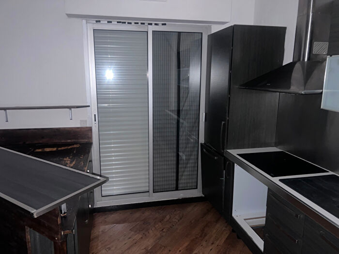 Appartement à louer - Menton, Hôtel de Ville, Vieille Ville, Musée, Madone, Carnolès - 3 pièces - 2 chambres