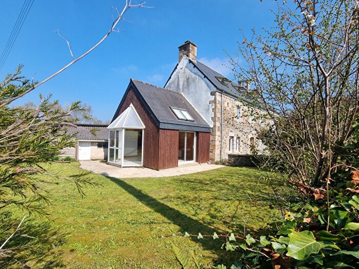 Maison à vendre - Langoat - 6 pièces - 5 chambres