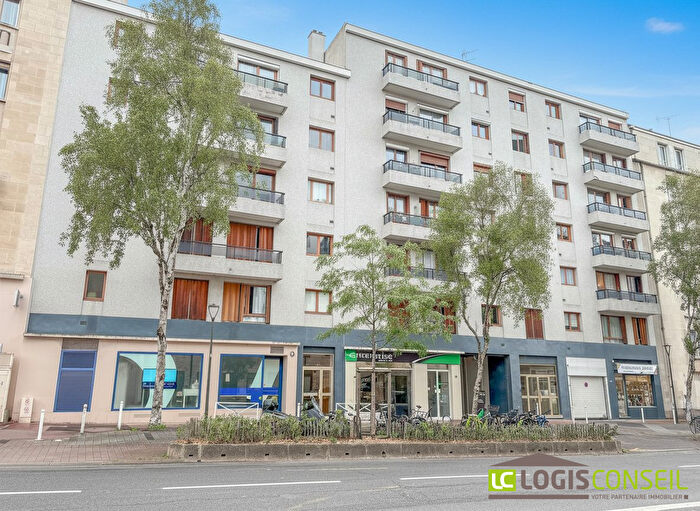 Appartement à vendre - Montrouge, Porte de Châtillon - 1 pièce