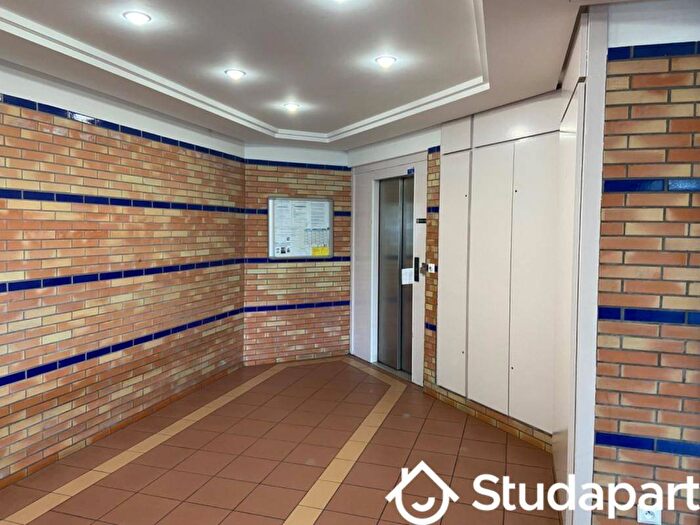 Appartement à louer - La Terre Aux Clercs, Saint-Gratien - 1 pièce