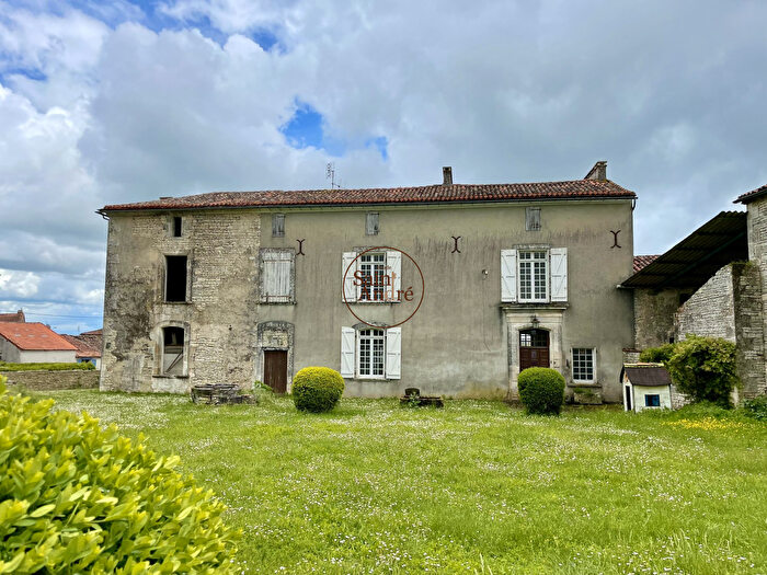 Maison 12 pièces à Brie, à vendre