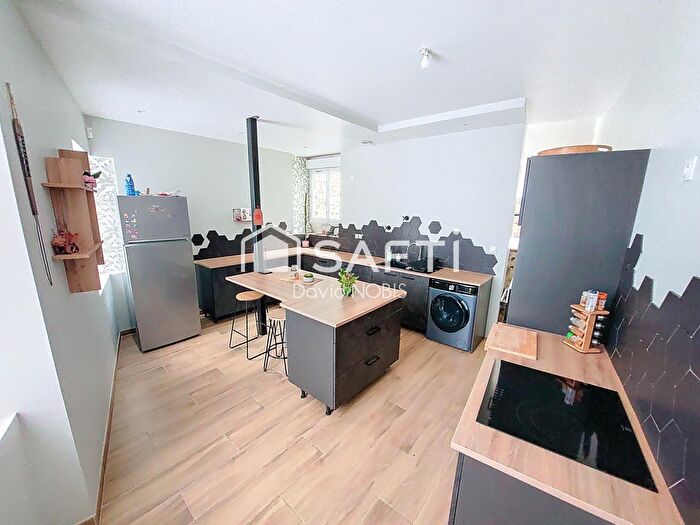 Maison à vendre - Saint-Denis-de-Gastines - 5 pièces - 3 chambres