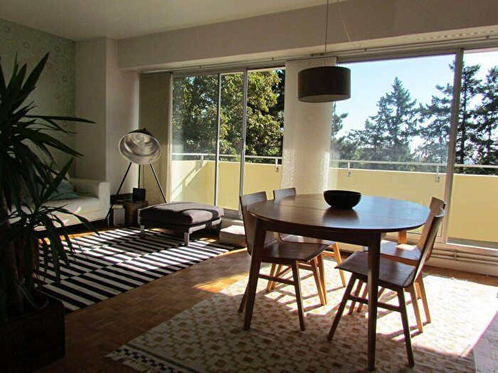 Appartement 3 pièces à Cote Saint Louis, Garches, à louer