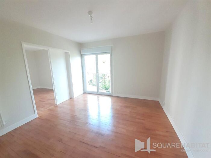 Appartement à louer - Cournon-dAuvergne, Centre-ville, Vieux Bourg - 4 pièces - 2 chambres