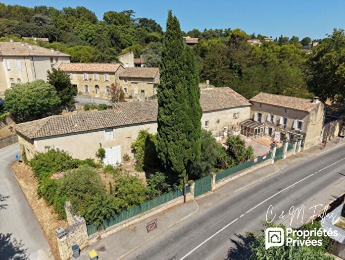 Maison 11 pièces à vendre à Sauveterre