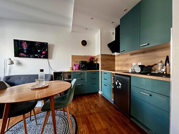 Appartement à louer - Grenoble, Eaux-Claires, Mistral - 1 pièce