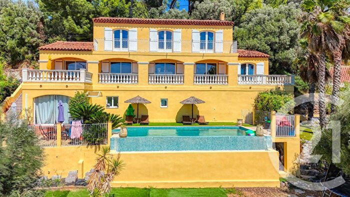 Maison à vendre - Ollioules, Colline Saint-Laze - 10 pièces - 4 chambres